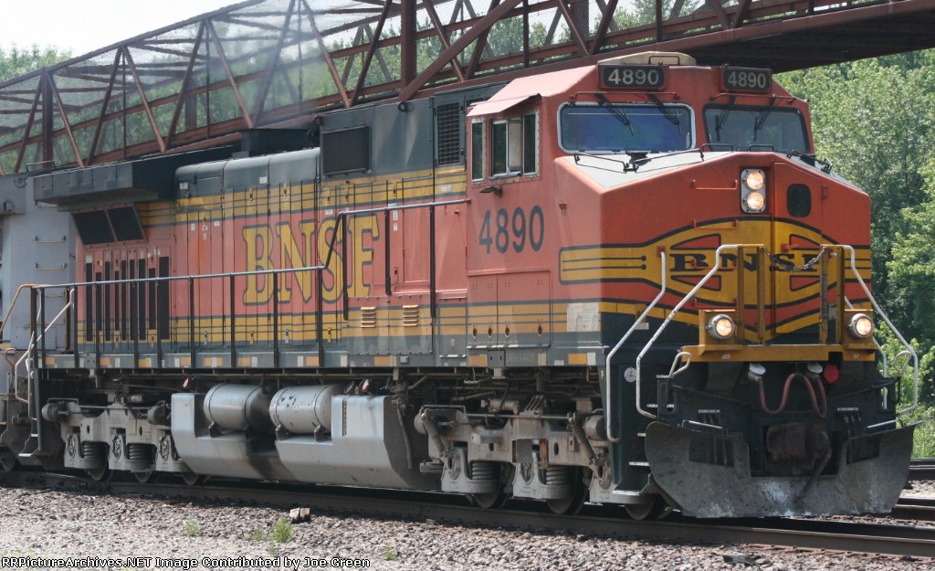 BNSF 4890